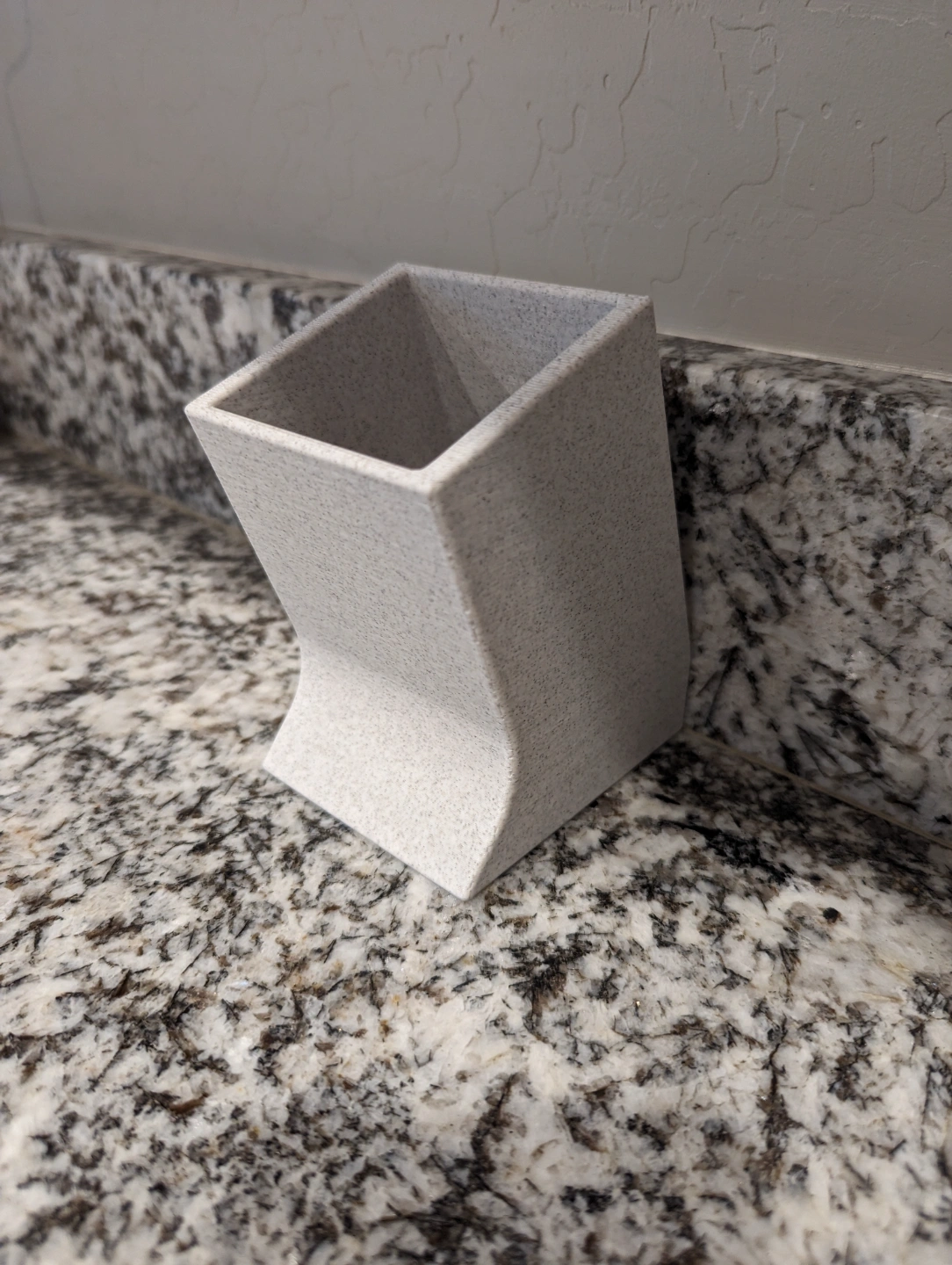 Angled Container 来自 AMMA Prints - MakerWorld