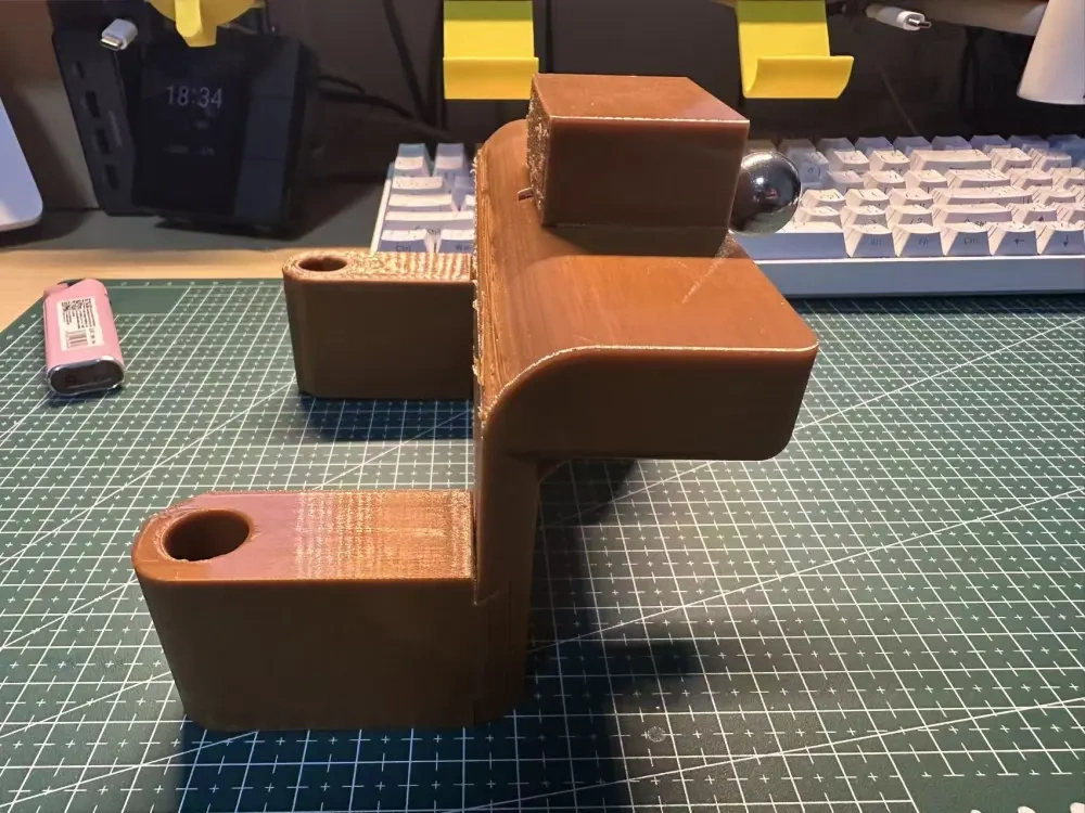 奇瑞瑞虎8L后排娱乐屏支架 来自 王天蛇 MakerWorld：免费下载 3D 模型