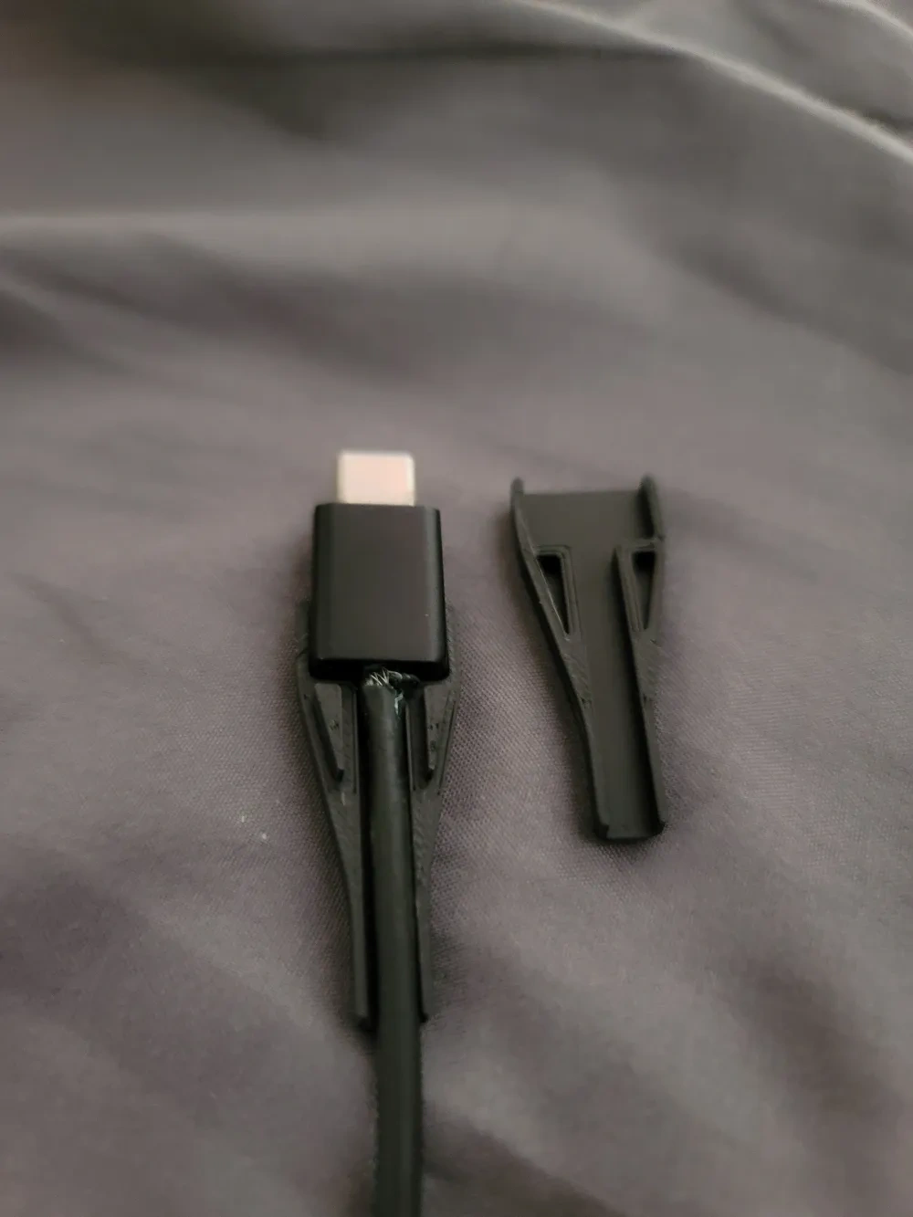 USB-C 线缆保护器 - 免费 3D 打印模型 - MakerWorld