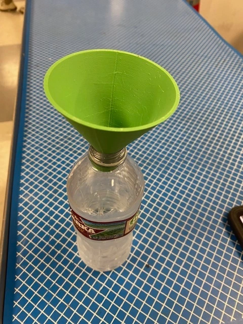 Water Bottle Funnel 来自 tomheadley - MakerWorld