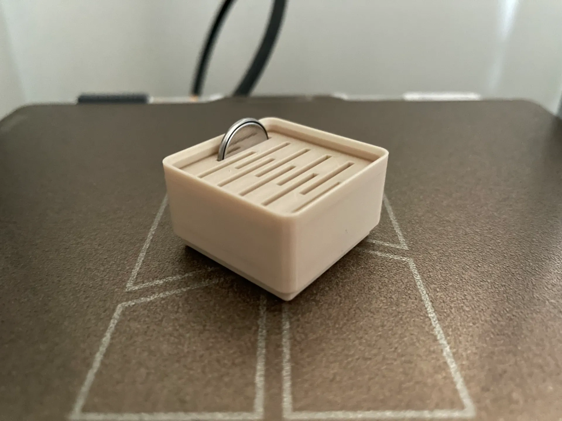 带磁铁的Gridfinity CR2016电池支架 来自 alesurli - MakerWorld