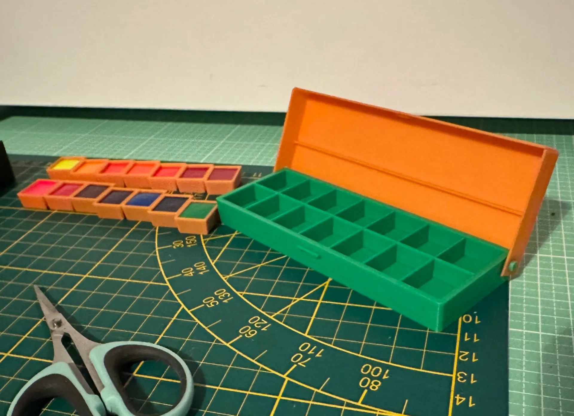 14 格半块水彩颜料盒7x2 来自 mariusLAN - MakerWorld