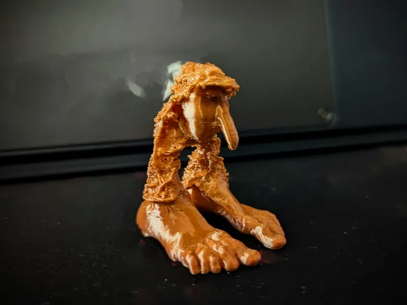 Fumo baka hat 来自 跟我一起重拳出鸡 MakerWorld：免费下载 3D 模型