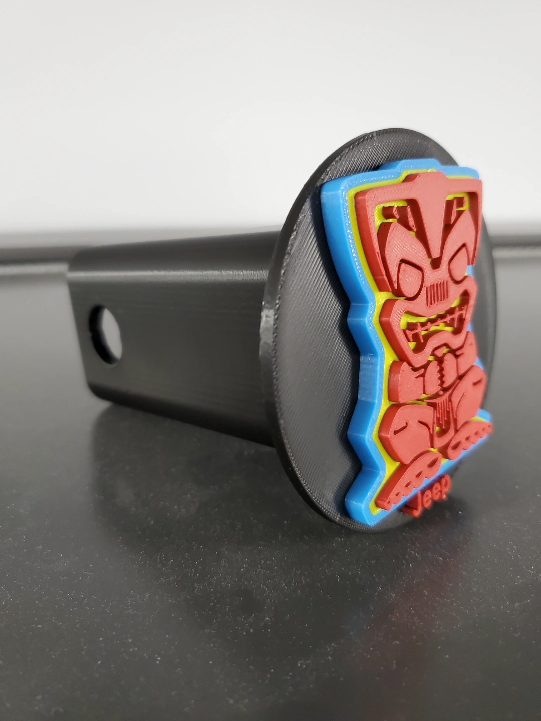 Jeep Hitch Cover (Tiki Bob) 来自 Chas SeelowMakerWorld：免费下载 3D 模型
