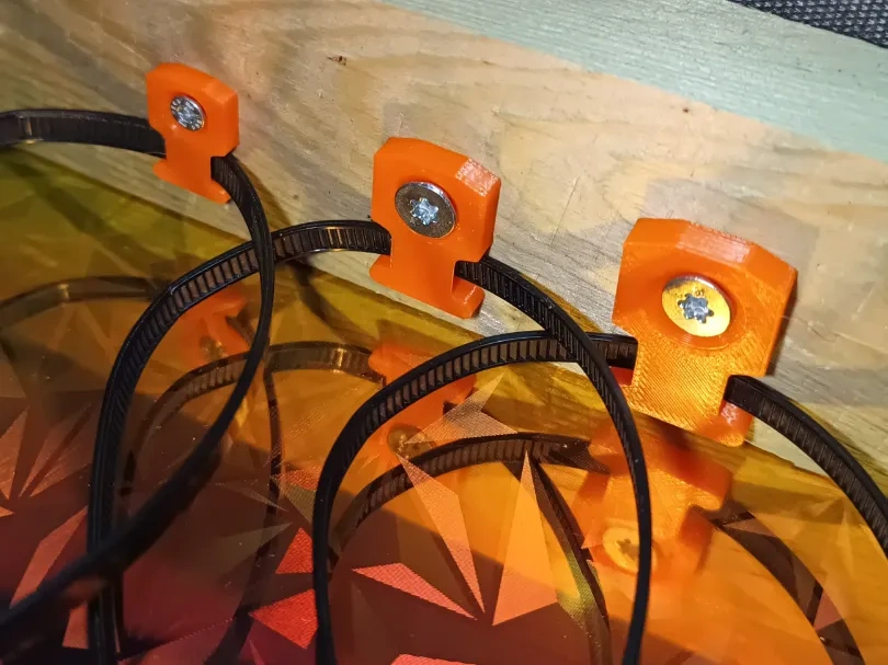 No-Snag Cable Tie Mounts - Style A mounts 来自 3D.printing.Boutique.de ...
