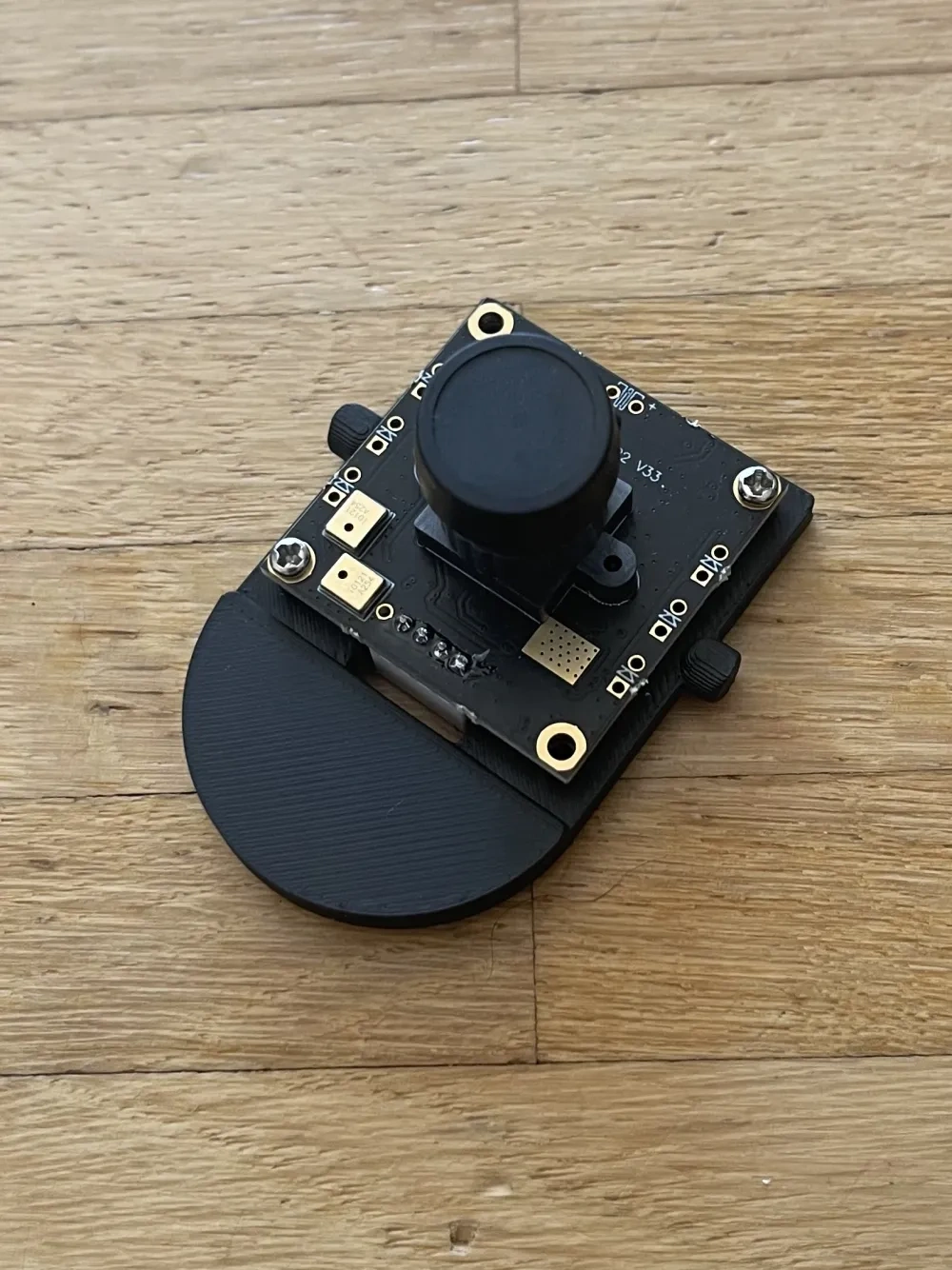 用于 Cams 2710 或 imx179 的 Autodarts 可调节臂 - 免费 3D 打印模型 - MakerWorld