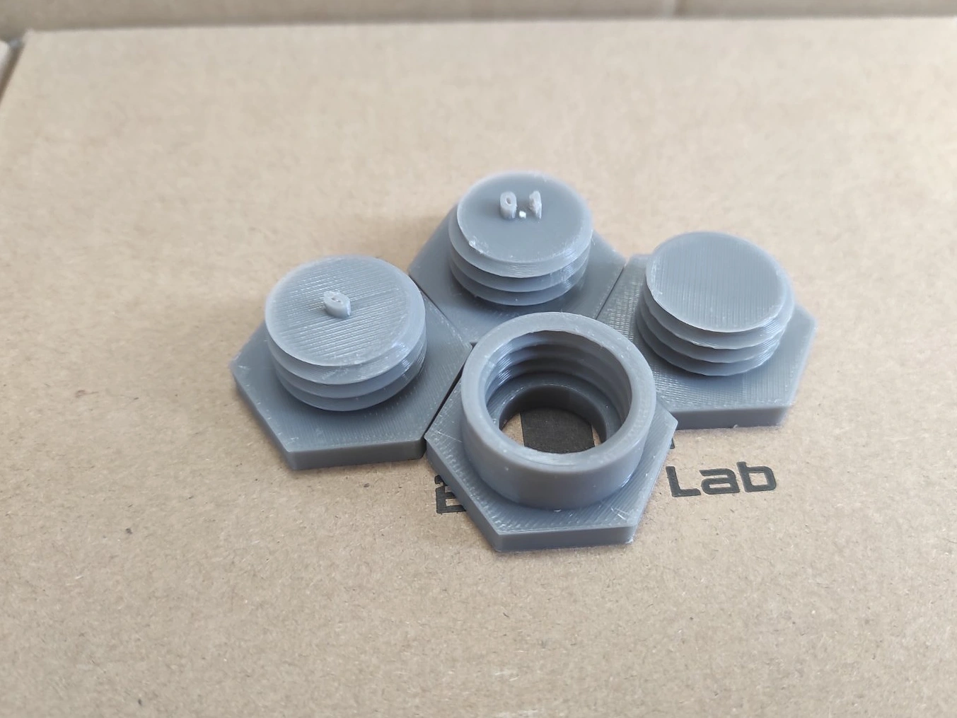 Thread Offset Tests 0, 0.1, 0.2 in Fusion 360 22x3 来自 We Be Printin ...