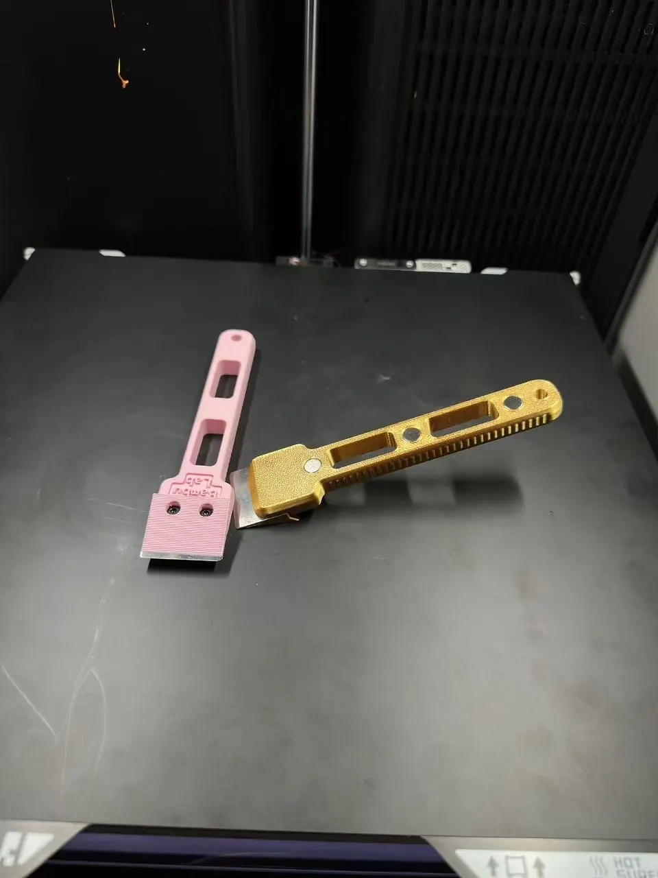 磁吸金铲刀（不伤打印板）、P2sS金铲刀、配原厂铲刀（含不磁吸配置）（新机必打系列） 来自 3D Maker MakerWorld：免费下载 ...