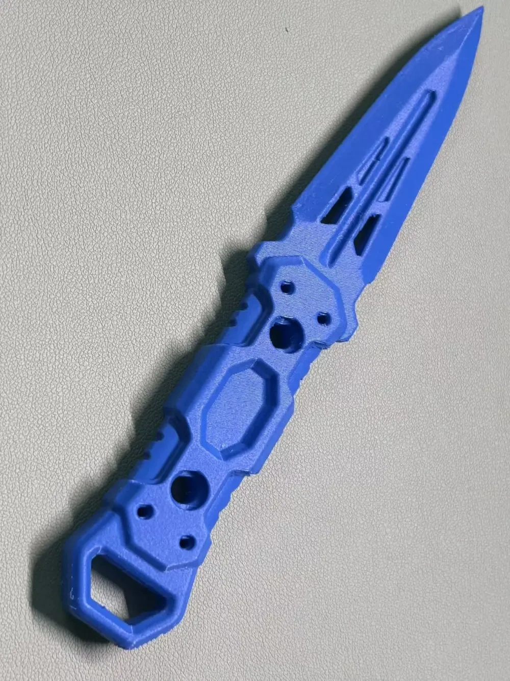 Abyss Echo Cobalt Void Serrated Dagger - 免费 3D 打印模型 - MakerWorld