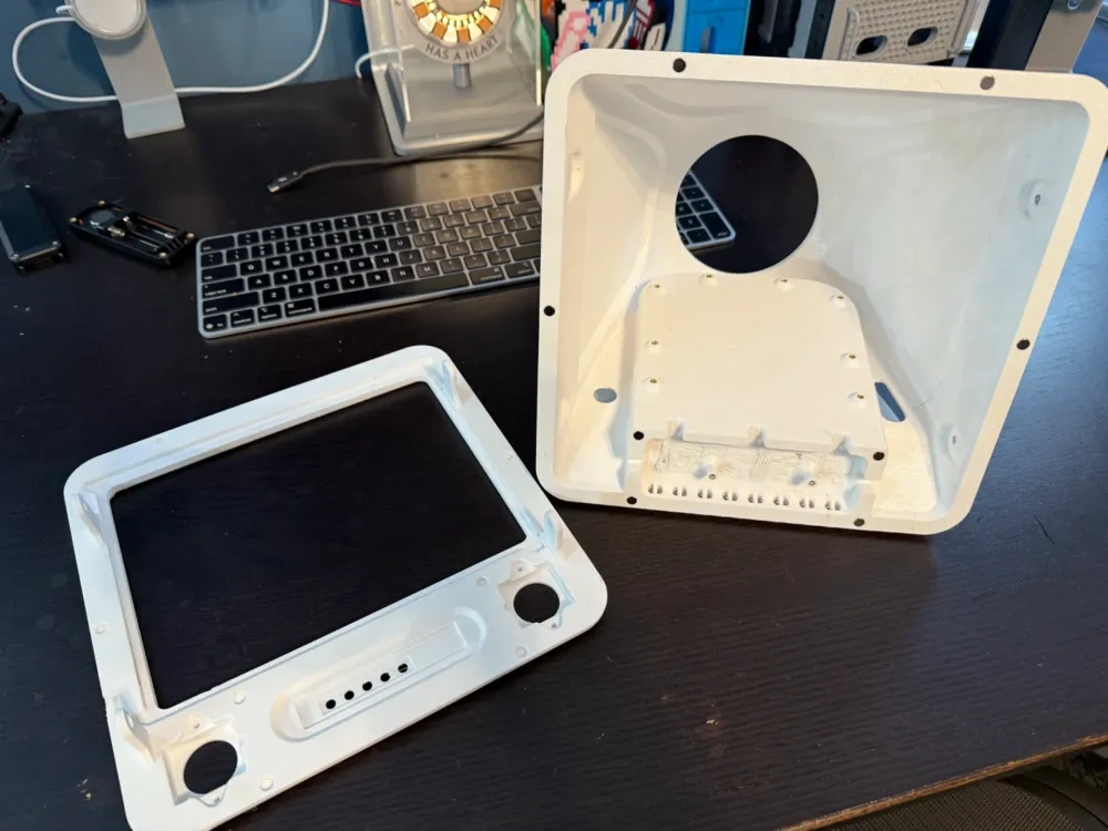 适用于M4 Mac mini 的eMac Mini 外壳 来自 Jerrod H - MakerWorld