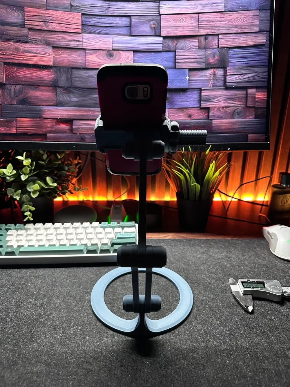 手机臂支架 来自 Vixvvo3D MakerWorld：免费下载 3D 模型