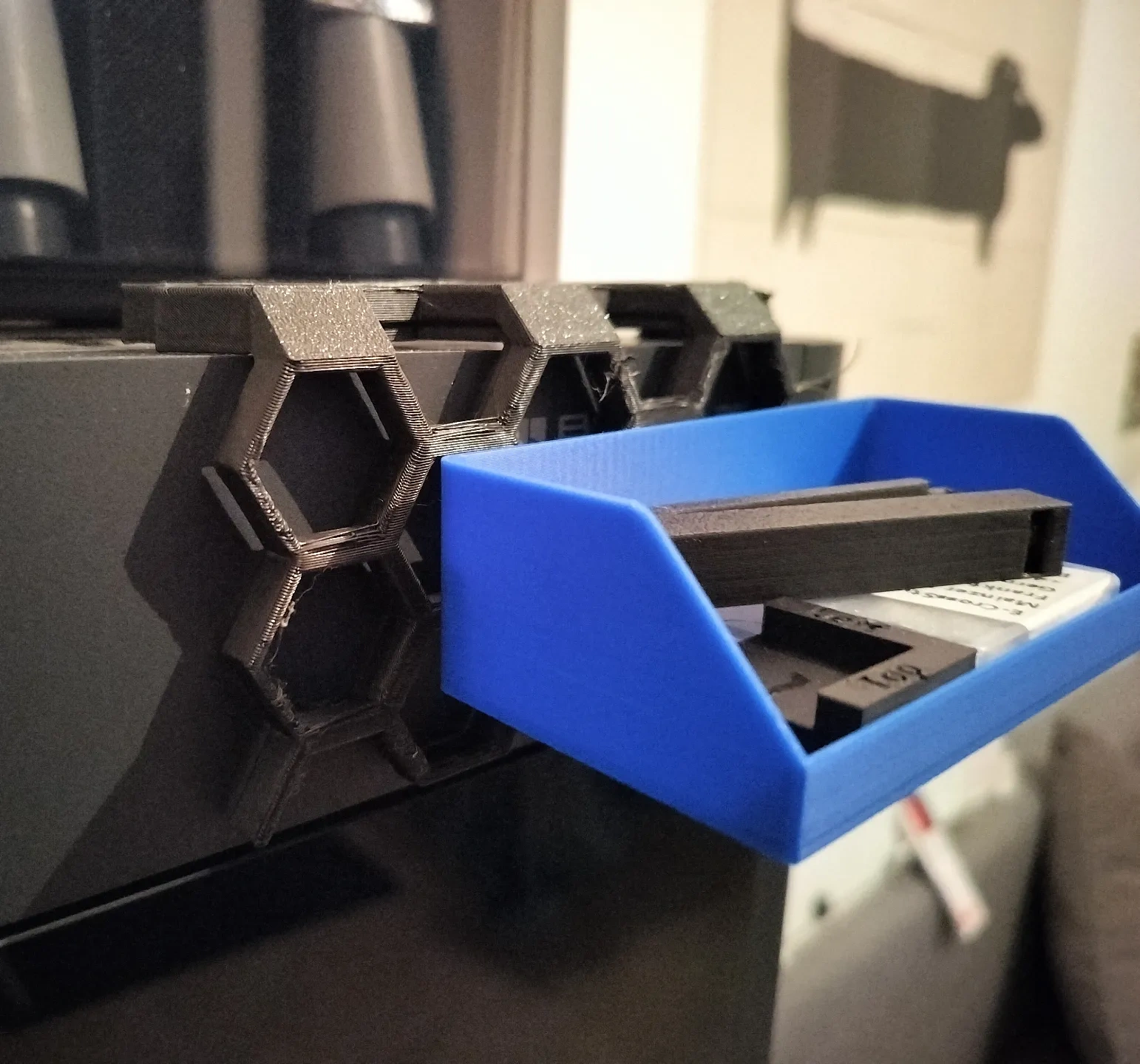 Honeycomb p1s plug 二次创作 - 来自 3D Van Reeth - MakerWorld