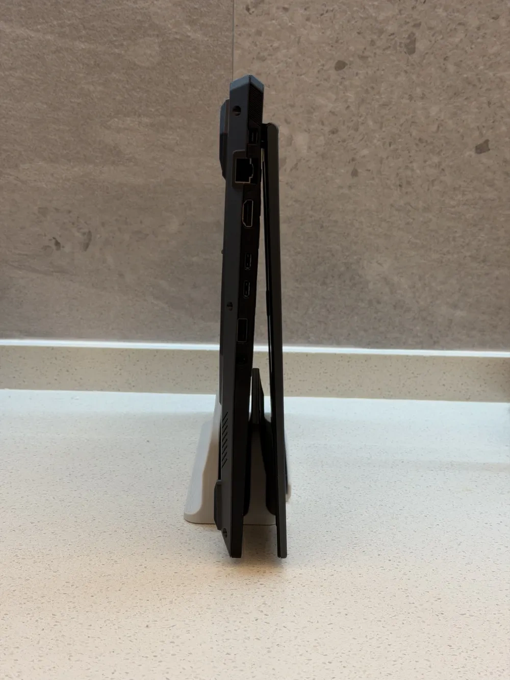 笔记本竖立支架，手机、平板电脑支架 - 免费 3D 打印模型 - MakerWorld