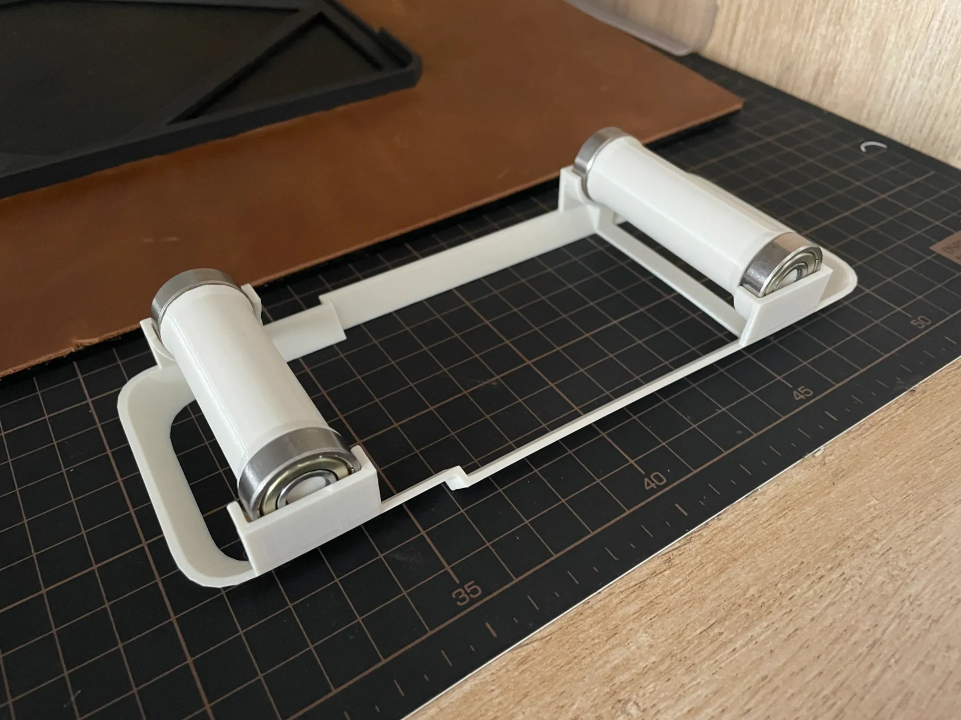 4L干燥箱 底座支架，用料不到40g 来自 WannaRun - MakerWorld