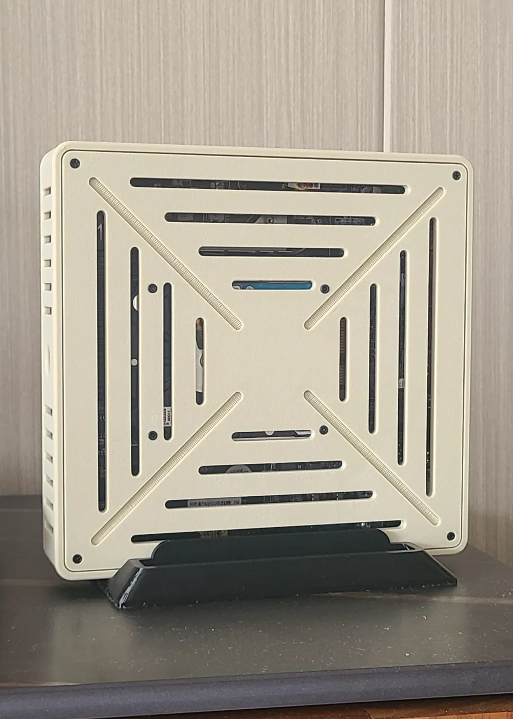 THIN ITX机箱 - 免费 3D 打印模型 - MakerWorld