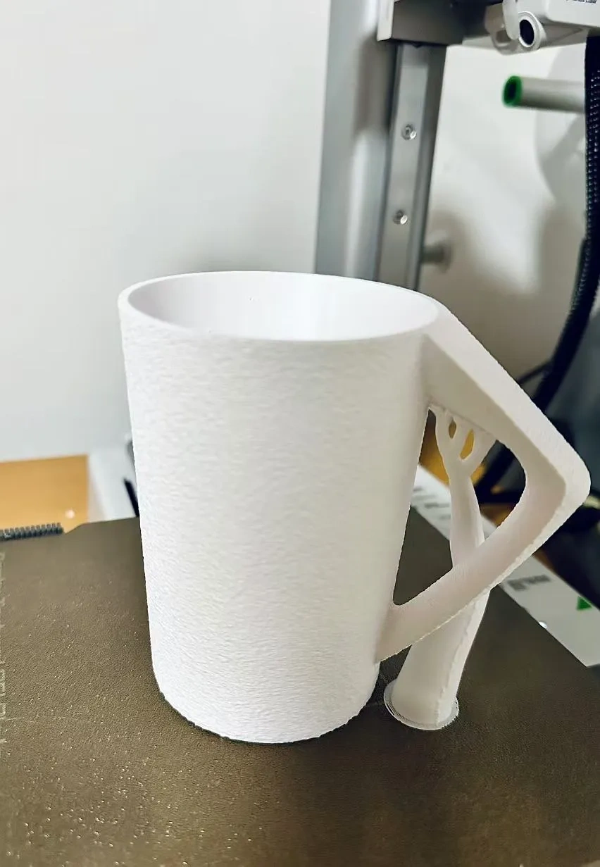 红点设计：40度倾斜杯子——Bevel -Cup 来自 啊浪 MakerWorld：免费下载 3D 模型
