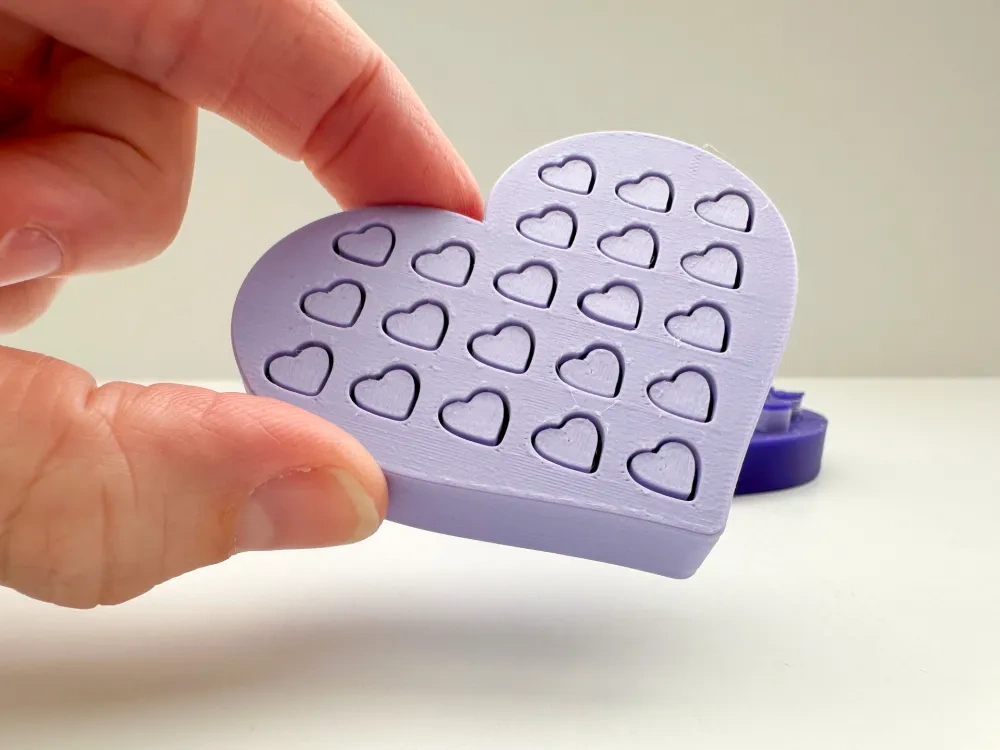 爱心‘Pin Art’灵感解压玩具（两种尺寸） - 免费 3D 打印模型 - MakerWorld