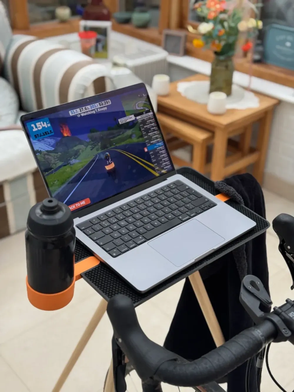 Zwift Turbo Trainer Laptop / iPad Stand 来自 MatrixOsiris - MakerWorld