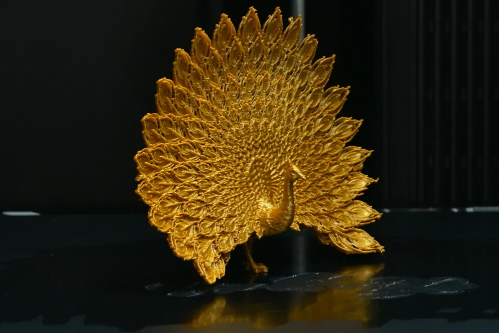 金孔雀开屏 来自 felicity MakerWorld：免费下载 3D 模型