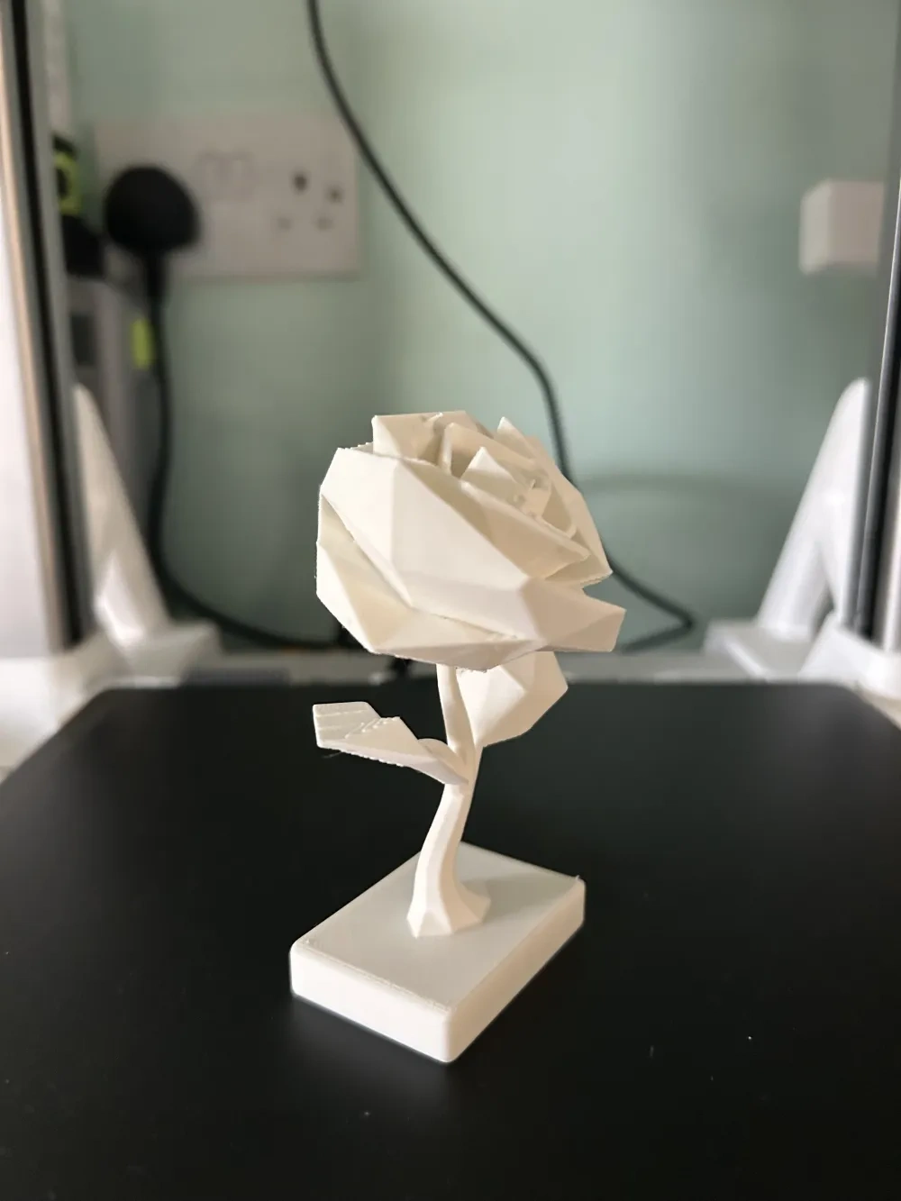 几何玫瑰 – 3D打印雕塑 来自 Disaster MakerWorld：免费下载 3D 模型
