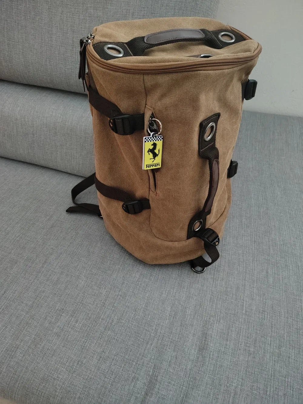 法拉利 来自 Robynud MakerWorld：免费下载 3D 模型