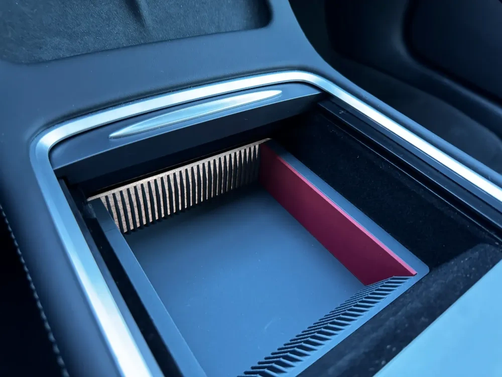 特斯拉3|Y型中控台储物盒——模块化|背光 来自 Print3DZ MakerWorld：免费下载 3D 模型