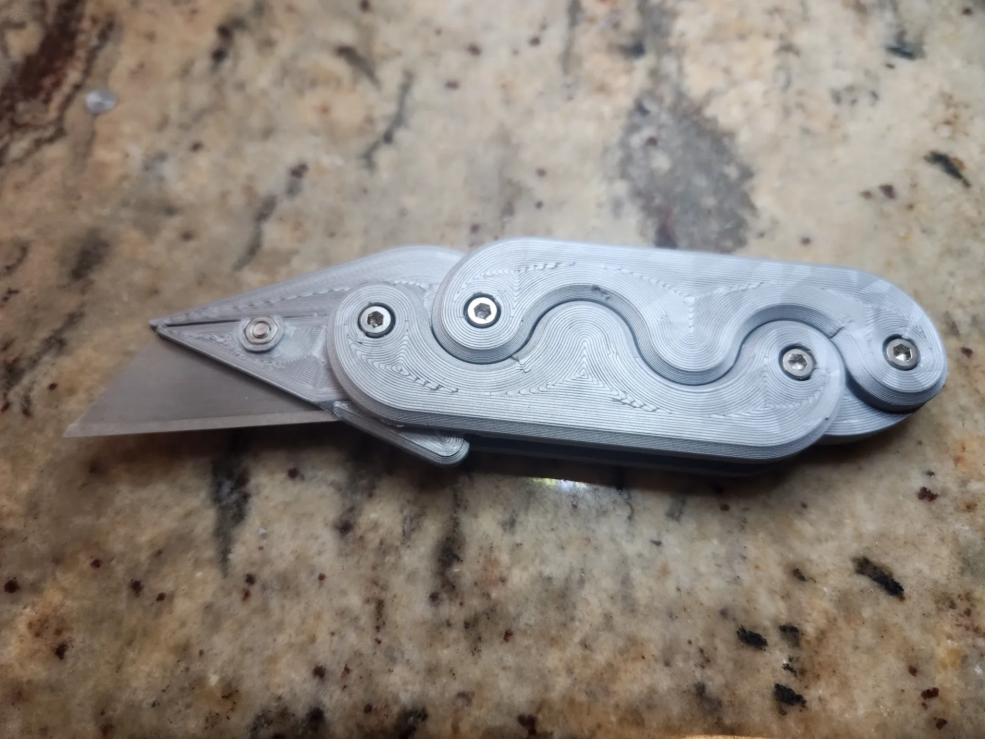 多功能刀 二次创作 - 来自 Robert ONeill - MakerWorld