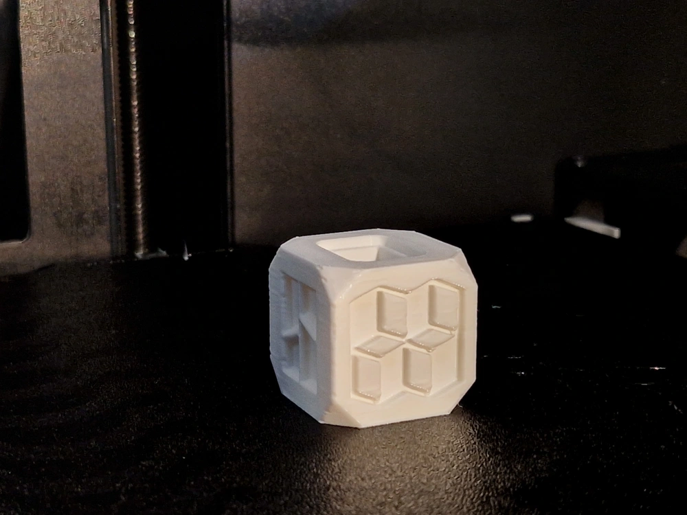 MakerWorld Cube - MATERIALS TEST 来自 nyx_nk - MakerWorld
