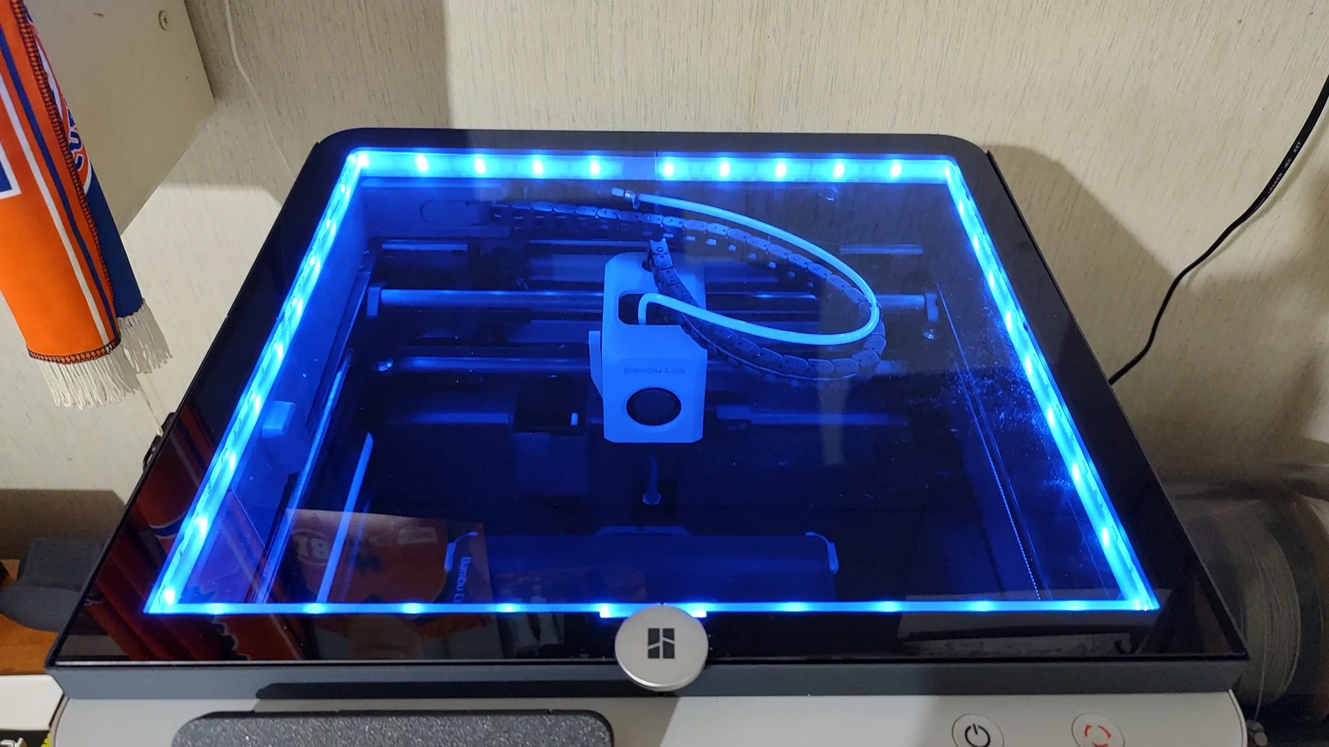 "Slide & open" led lid frame for Bambu printers 来自 Smith82_ITA - MakerWorld