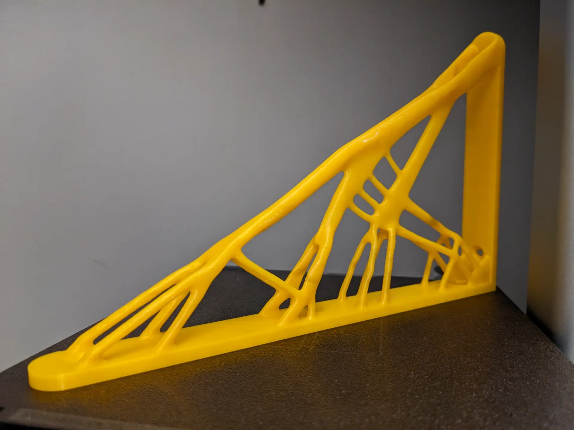 生成式设计搁板支架：成果 4 镜像 来自 PILED3D - MakerWorld