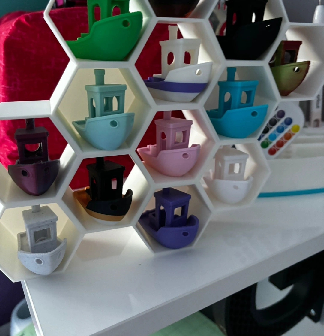 Benchy stand 来自 Bambie🦌🦌 - MakerWorld