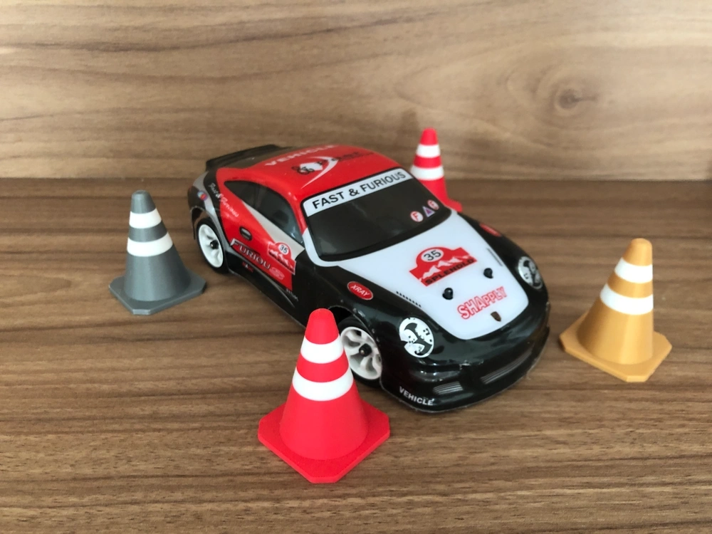 Traffic cones for RC car 来自 Viva la vida - MakerWorld