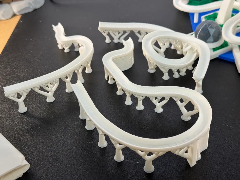 NeoHexa都市弹珠跑道——未来动感 来自 Structales - Roadrunner4d MakerWorld：免费下载 3D 模型