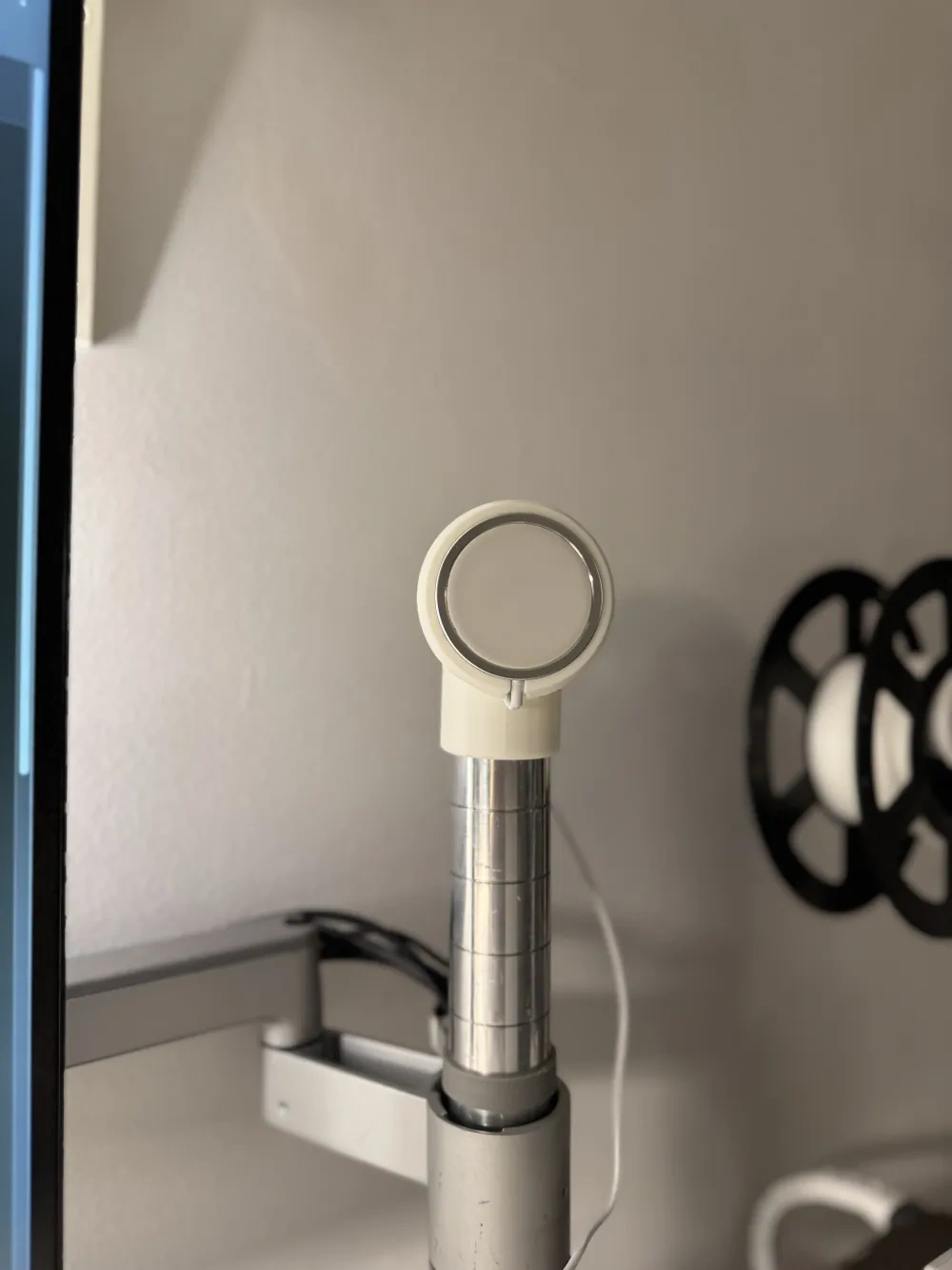 Humanscale 显示器 Magsafe 臂式支架 - 免费 3D 打印模型 - MakerWorld