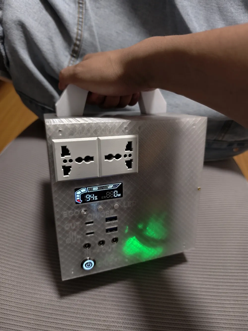小型 300w 户外电源外壳 适合4S2P 32140/33140电池 - 免费 3D 打印模型 - MakerWorld