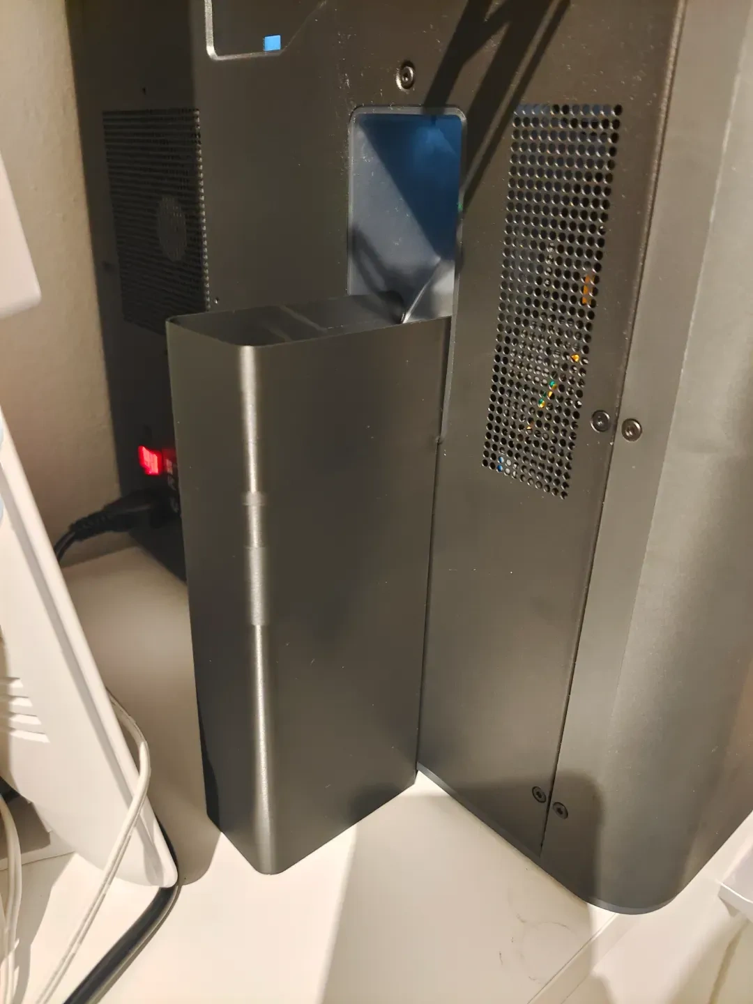 Bambu Lab P1S / P1P Poop Chute - 免费 3D 打印模型 - MakerWorld
