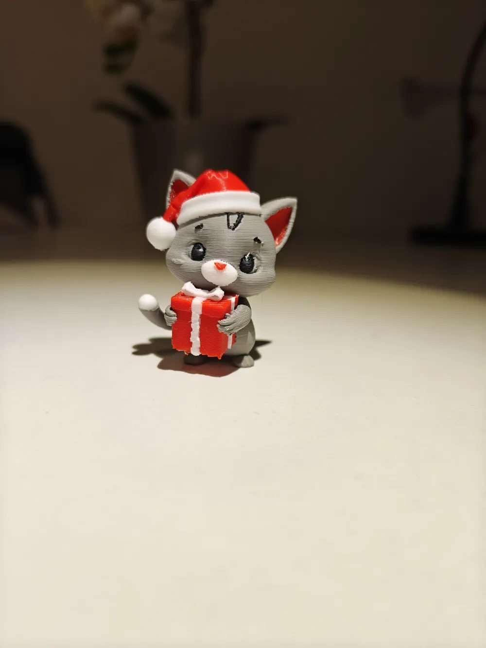 可爱动物拿着礼物钥匙扣 来自 Below3D MakerWorld：免费下载 3D 模型