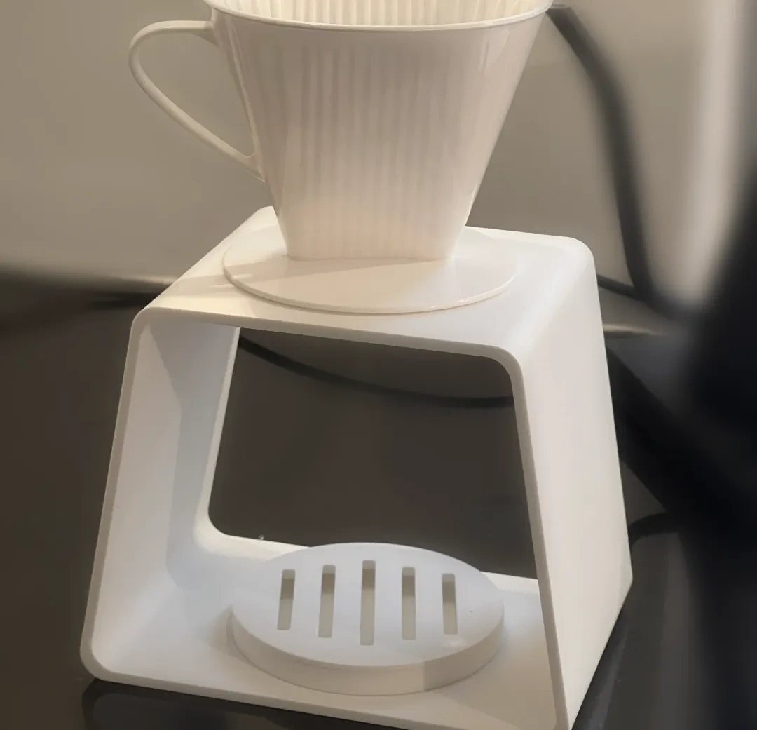 滴滤/手冲咖啡站 (Hario V60/Melitta) 来自 SpaceCorpMakerWorld：免费下载 3D 模型