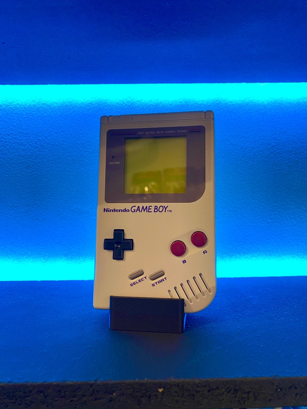 Gameboy DMG-01 display stand 来自 make 3D - MakerWorld