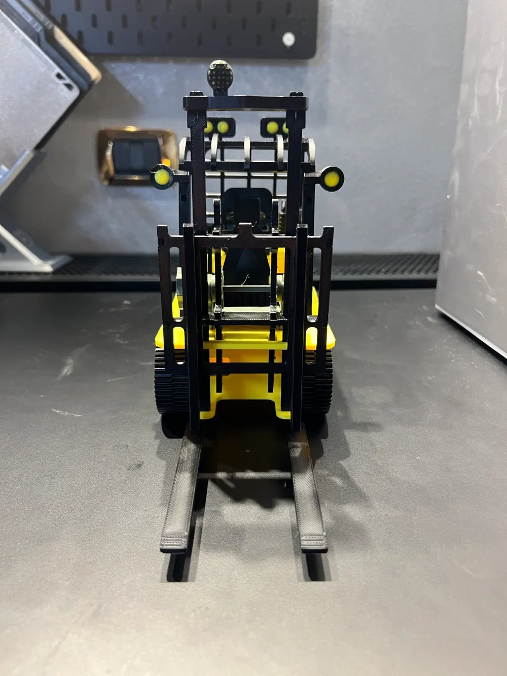 叉车 来自 Predo MakerWorld：免费下载 3D 模型