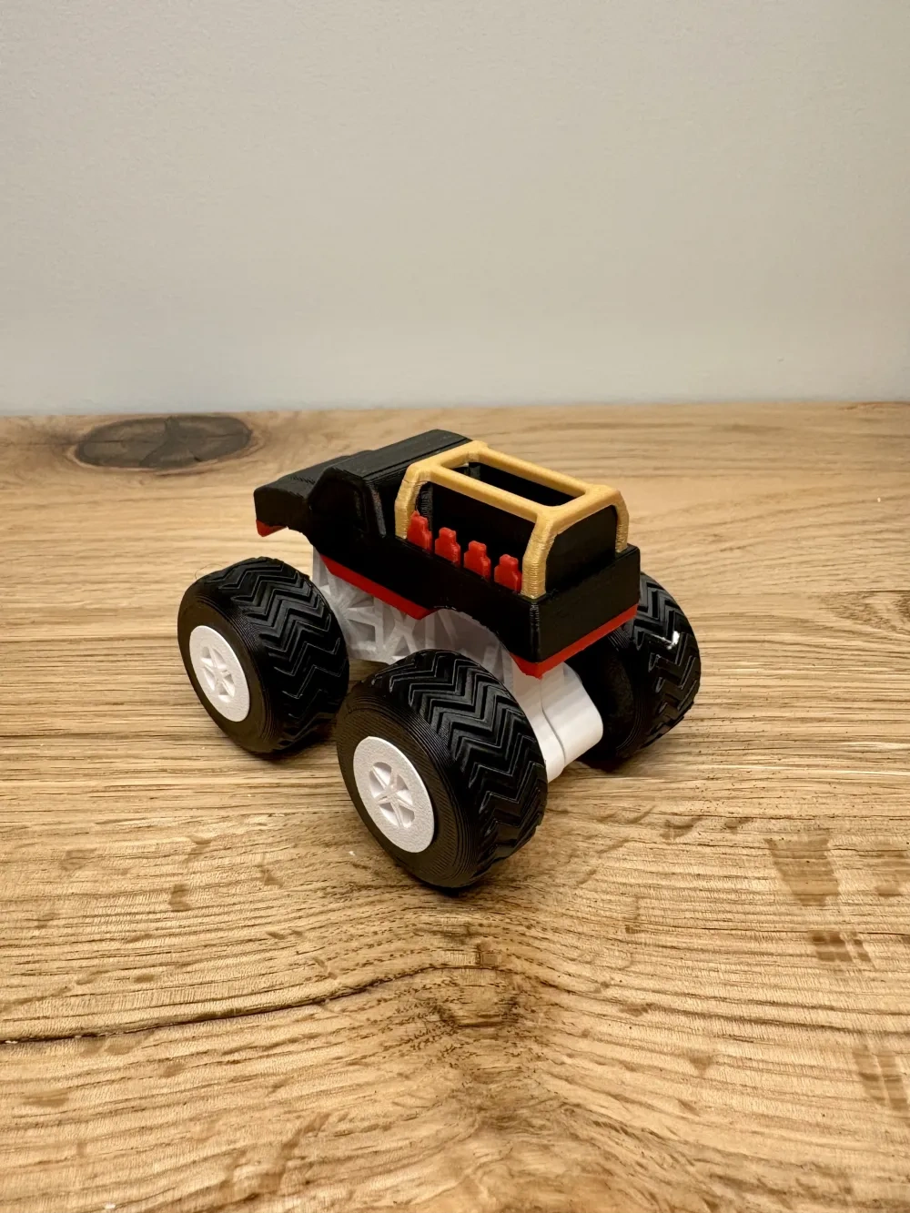 怪物卡车玩具 - 红龙风格 - 免费 3D 打印模型 - MakerWorld