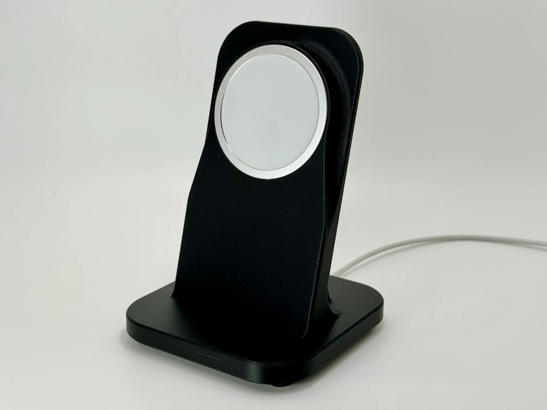 iPhone MagSafe Stand 来自 Dan_ID - MakerWorld