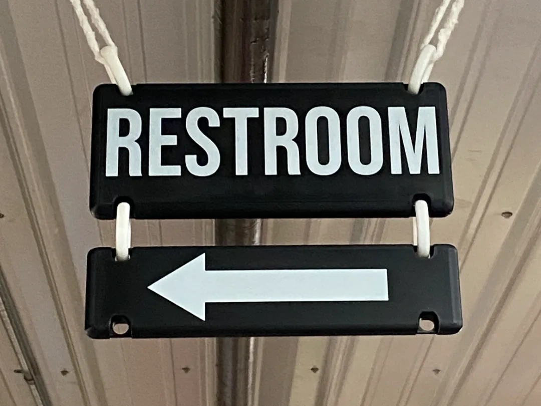 Business Restroom Sign (Customizable) 来自 drumm1199 - MakerWorld