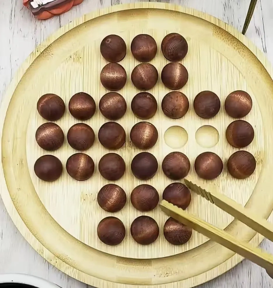 孔明棋（单人跳棋） 来自 勇者1107 MakerWorld：免费下载 3D 模型