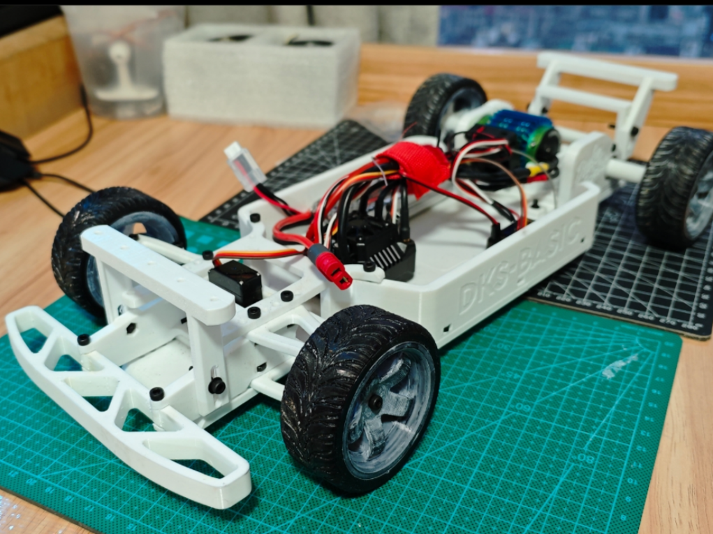 RC Dodge Challenger 二次创作 - 来自 xiao772677 MakerWorld：免费下载 3D 模型