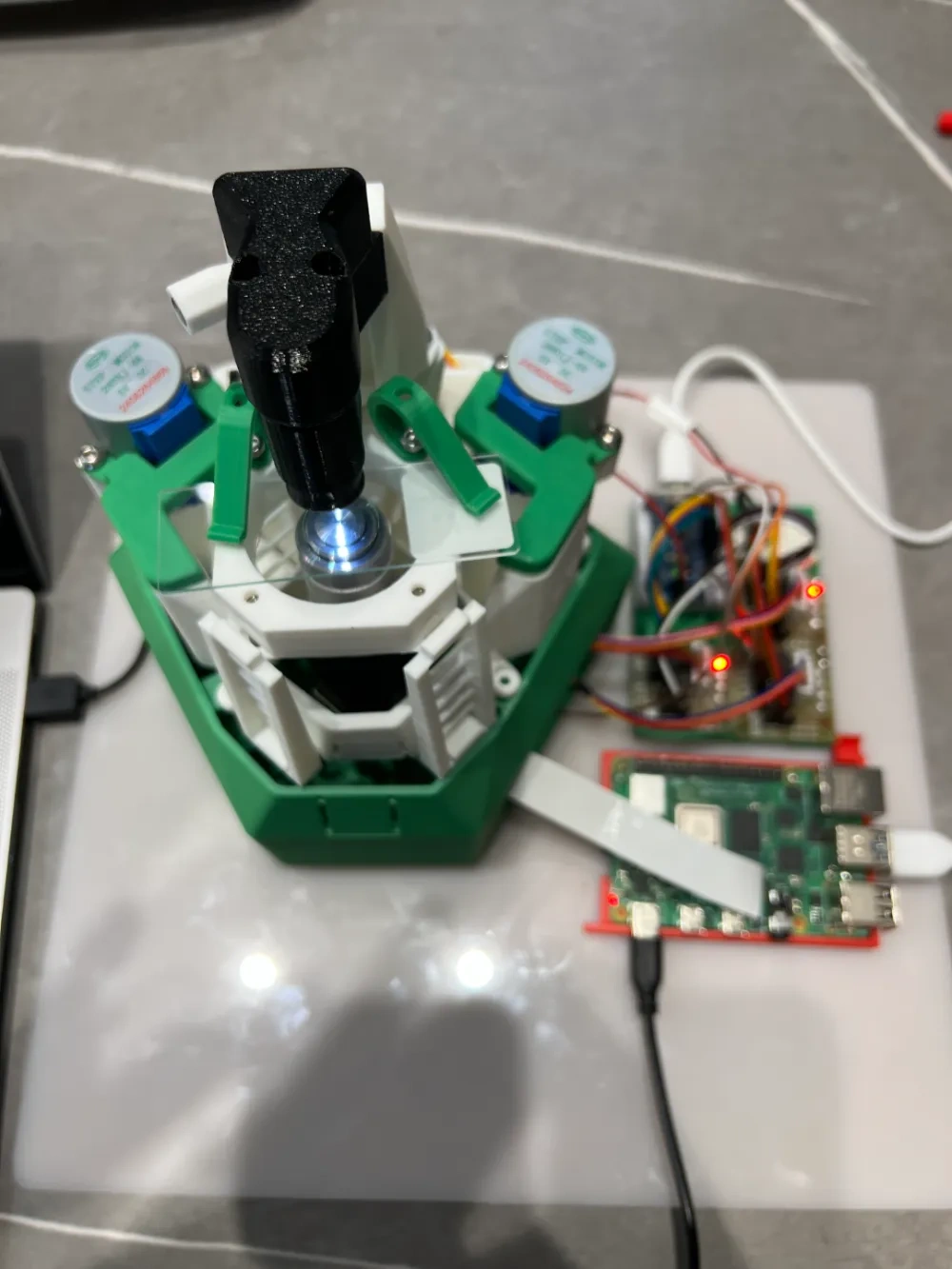 OpenFlexure 开源高分辨率电动显微镜V7 (自动对焦版) 二次创作 - 来自 leal_zhao MakerWorld：免费下载 3D 模型