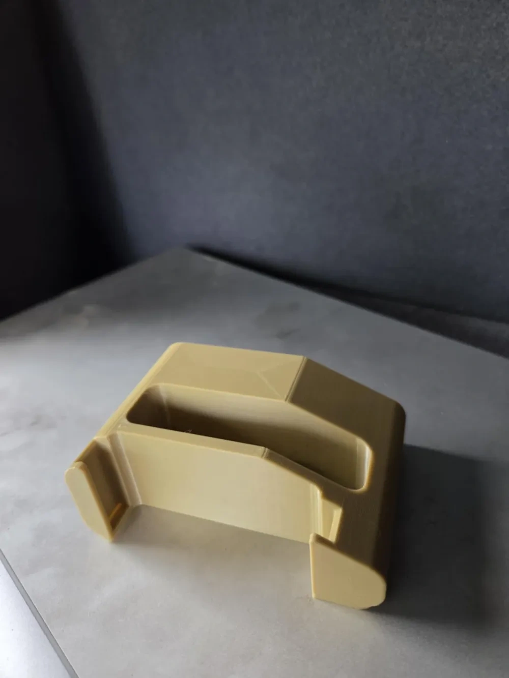 MB Sprinter 手机支架，适用于9种手机型号！ - 免费 3D 打印模型 - MakerWorld