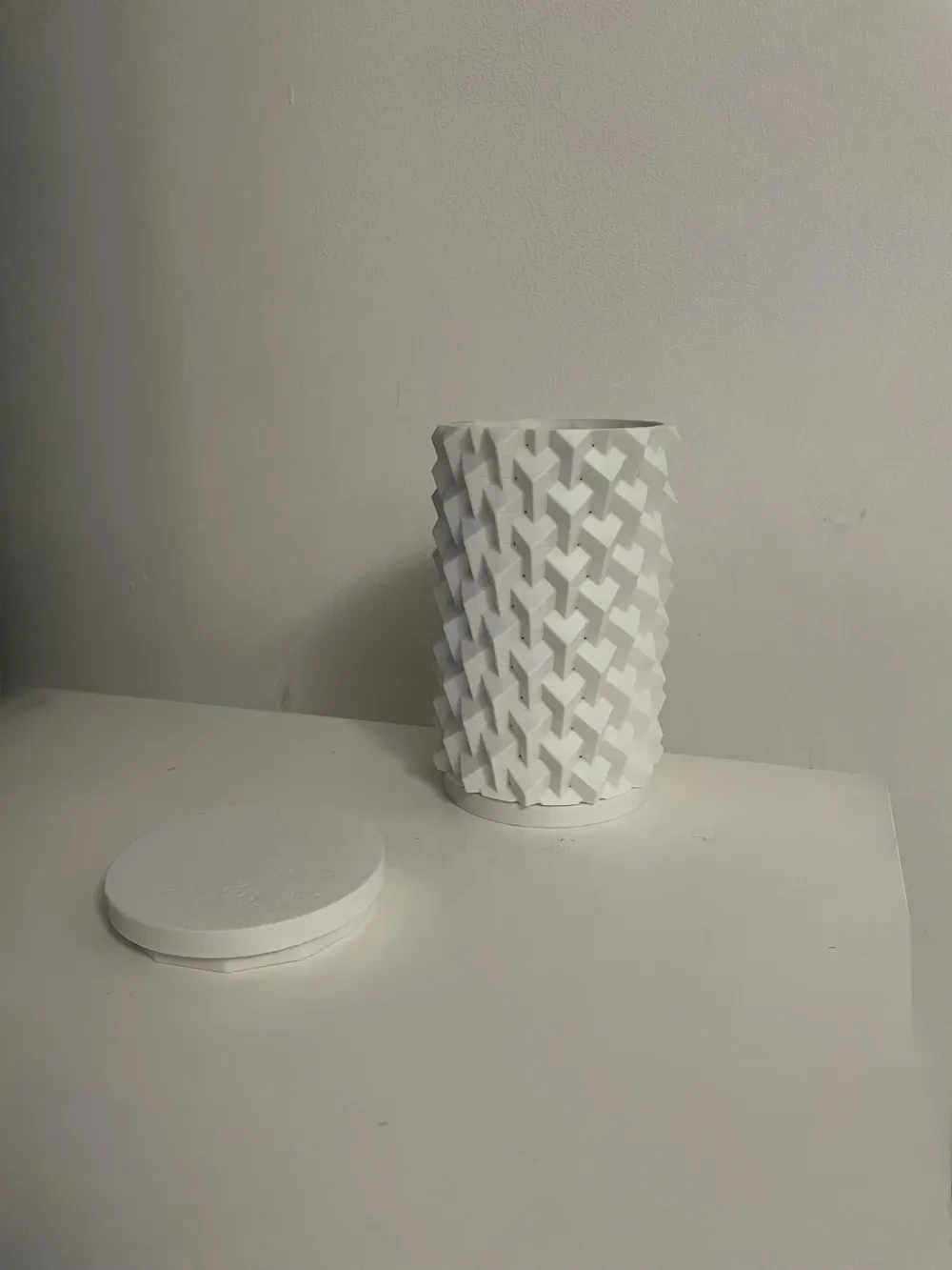 Cubix 几何灯 来自 J3Dee MakerWorld：免费下载 3D 模型