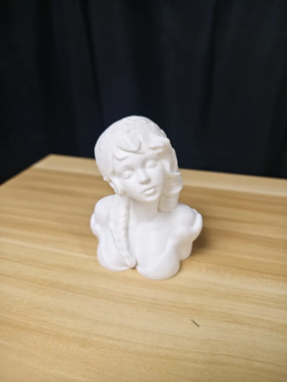 北欧少女 闭眼睛的女孩 来自 我是JODGE MakerWorld：免费下载 3D 模型