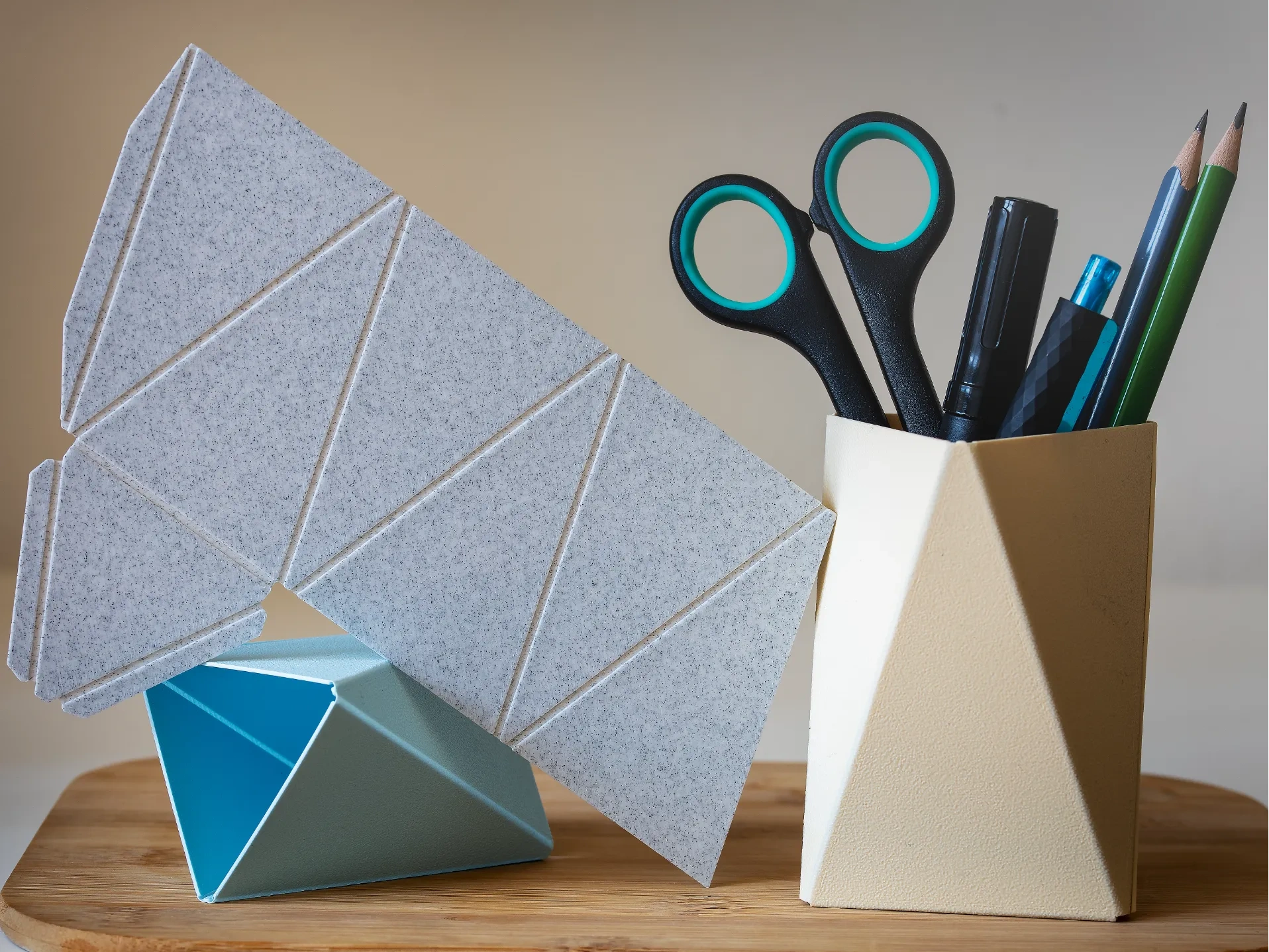 铅笔架 | 钢笔架 | 折纸 | 卡片 来自 Matthew Ghost - MakerWorld